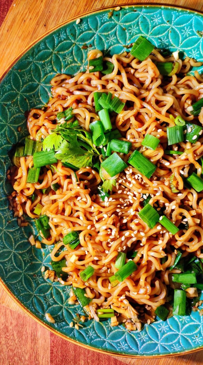 Easy Chili Garlic Oil Ramen Recipe + Video - Kurry Kitchen