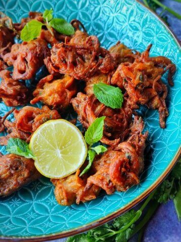 Onion Pakoda Recipe | How to Make Onion Pakora - Kurry Kitchen
